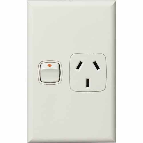 Single Vertical Powerpoint | Electric Switches & Outlets