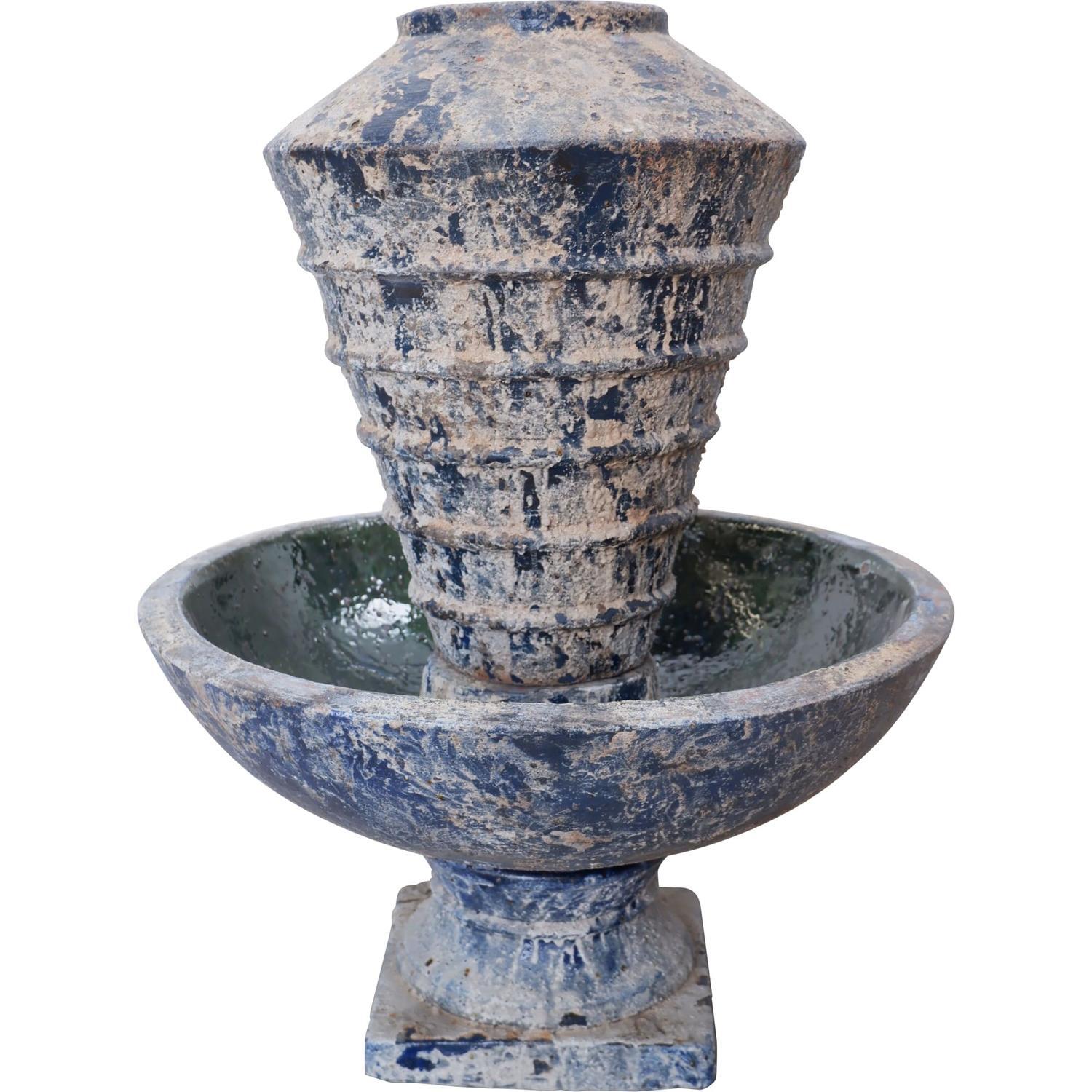 Gardeners Edge | V Shape Urn Water Feature | Mitre10