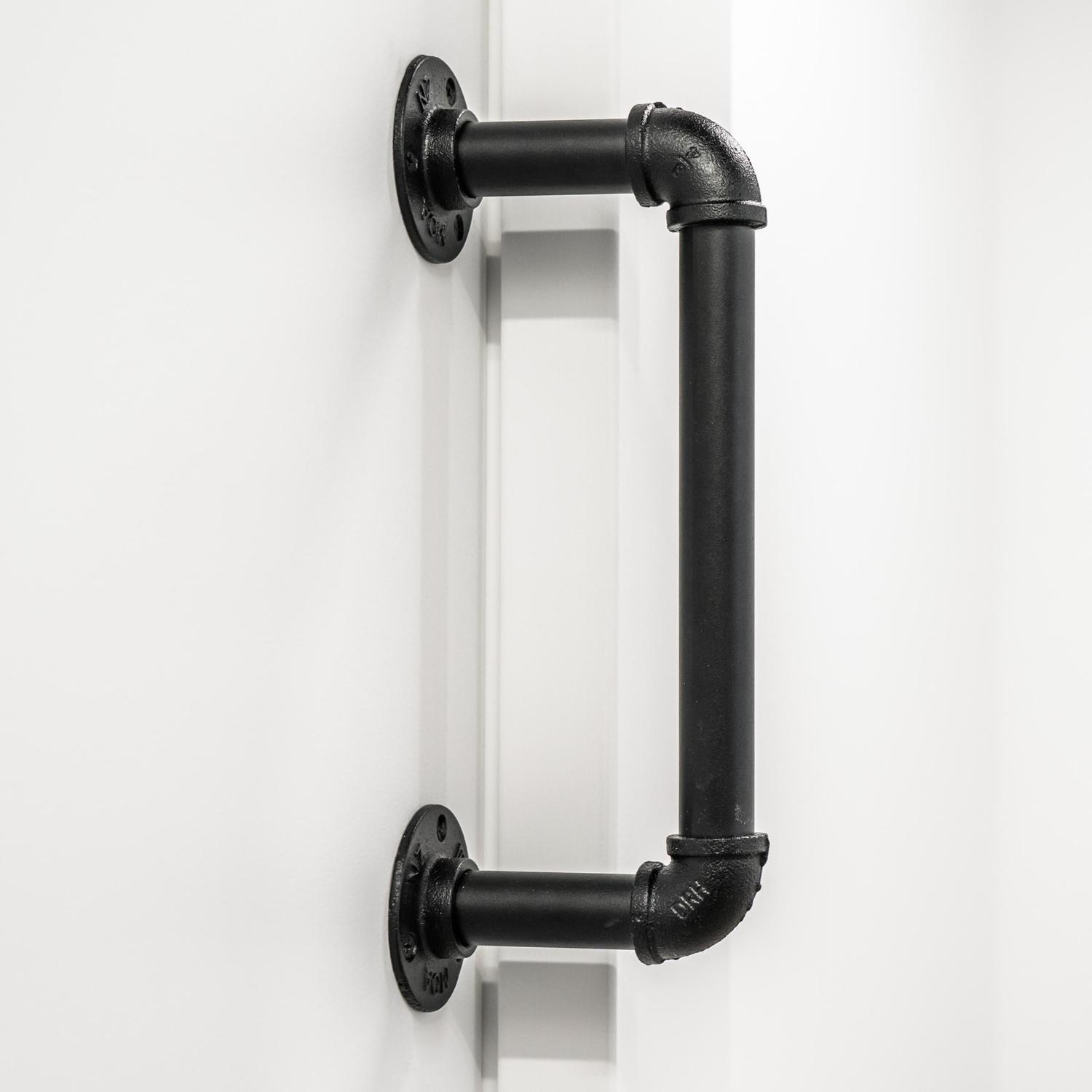 Iron Moa | Medium Pull Handle 330 x 115 x 70mm Black | Mitre10