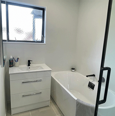 Mitre 10 Crofton Downs - Bathroom